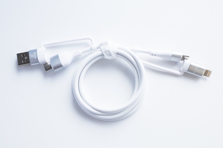 [レビュー] OKUTA 4 in 1 マルチ充電ケーブル｜LightningもUSB-Aも変換対応。これ一つで全部充電できる ...